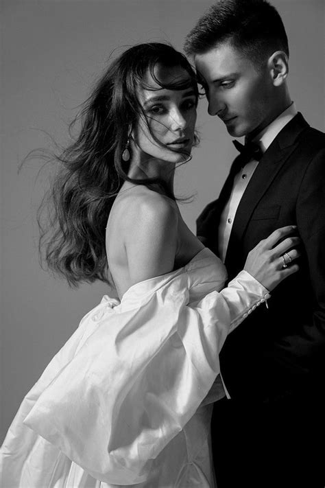 Pin By Rachel Noble Inspo On Couples Vogue Vibe Couples Photoshoot