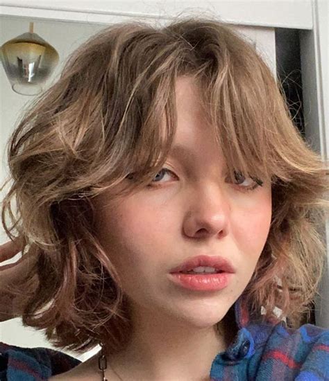 Butterfly Layers Haircut Short Short Wavy Hair Hair Cuts Hair Inspiration Short