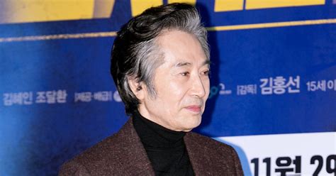 백윤식 명배우 입장이요~
