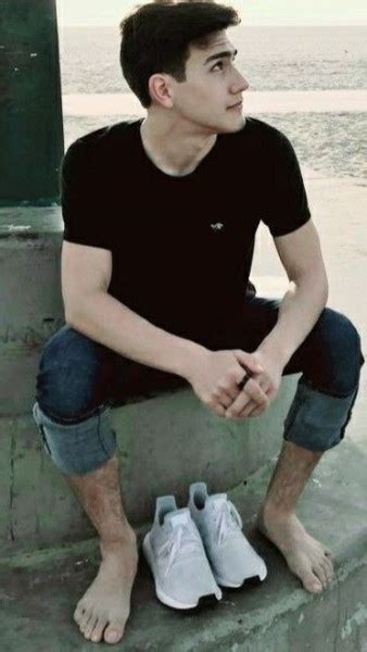 Mec Pieds Nus Tumbex