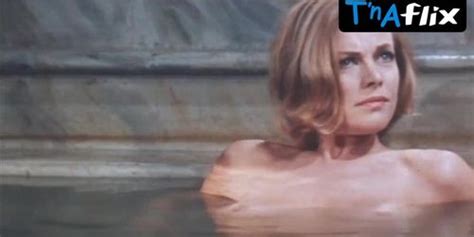 Honor Blackman Breasts Scene In Kampf Um Rom I