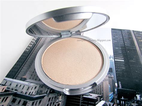 A piece of beauty: Сверкающая красотка Mary-Lou Manizer от The Balm