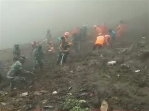 Hujan Lebat Sebabkan Tana Toraja Longsor 18 Orang Meninggal Dunia