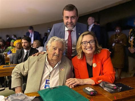 Ex Presidente Do Uruguai Mujica Chega A Brasília Para Posse De Lula