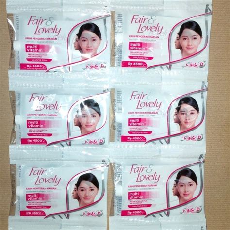FAIR LOVELY GLOW KRIM WAJAH PENCERAH HARIAN MULTIVITAMIN 7 5GR ISI 1