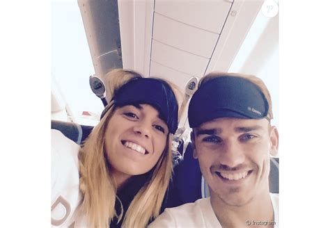 Antoine Griezmann Et Sa Compagne Erika Choperena Partant En Vacances
