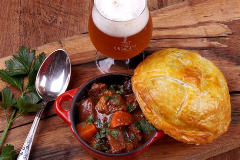 Bavette Bokbier Stoofpot Met Een Muts Van Bladerdeeg Beef Exclusief B V