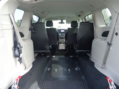 2023 Chrysler Voyager LX Chrysler 3 Passenger And 2 Wheelchair Van