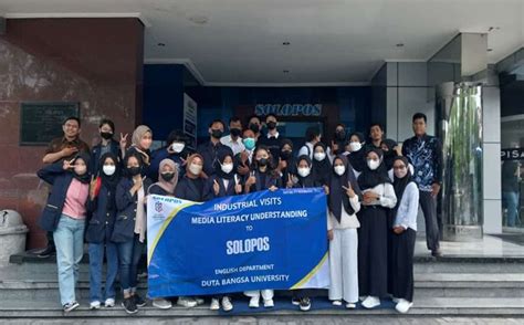 Literasi Media Mahasiswa Fakultas Hukum Dan Bisnis UDB Solo Ke Griya