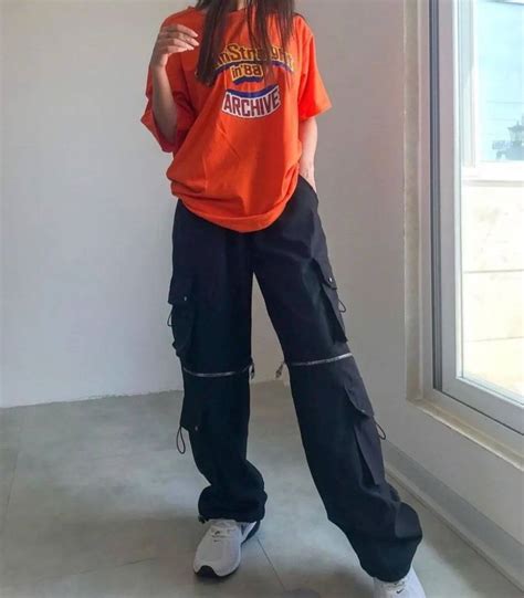 ۱۰ مدل شلوار کارگو دخترانه شلوار کارگو با تیشرت لانگ