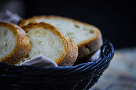 自製的麵包 照片檔及更多 一團麵包 照片 一團麵包 一片 午餐 Istock