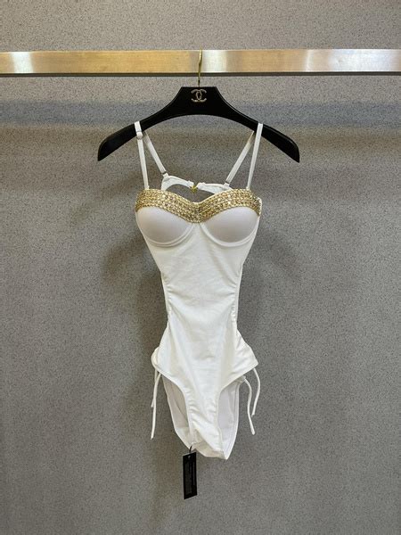 Купальник слитный Versace купить на Ozon по низкой цене 1622658690