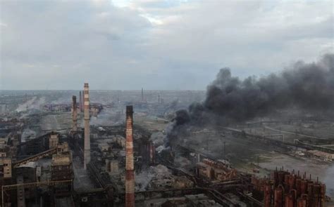 Russia Drops Incendiary Phosphorous Bombs On Last Ukrainian Stronghold
