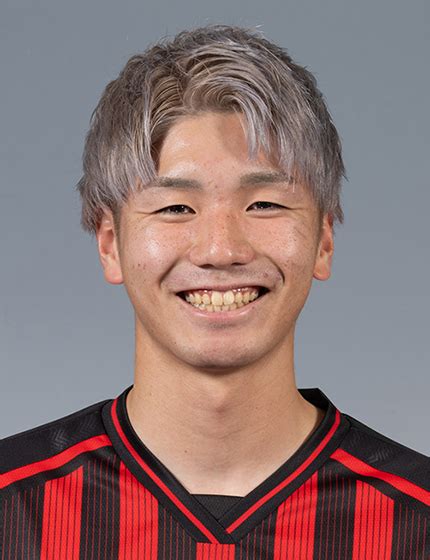 中村 桐耶北海道コンサドーレ札幌 背番号6 Jリーグ 選手名鑑 スポーツナビ