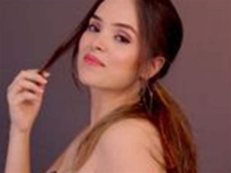 Simran Dhanwani Height Age Family Wiki News Videos Discussion More