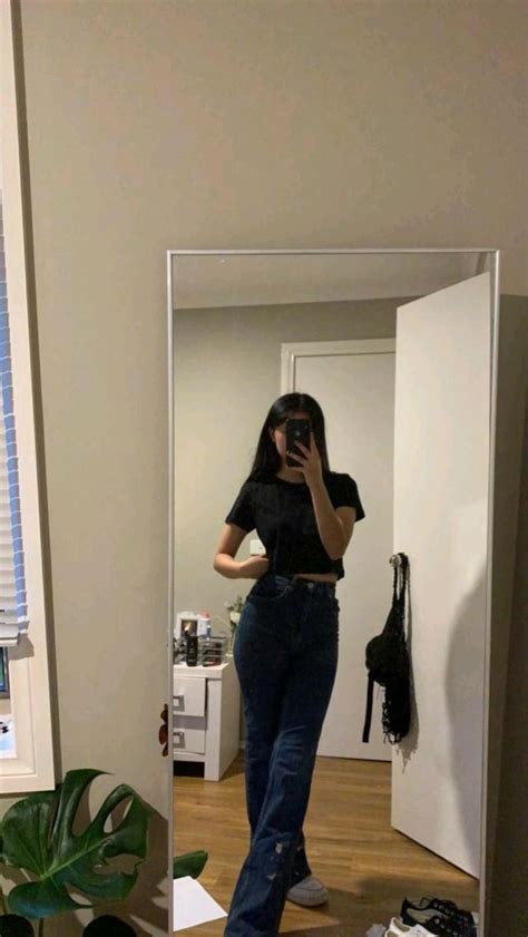 Full Mirror Selfie Poses How To Pose Mirror Selfie Standing Mirror
