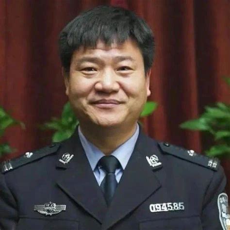连麦吗？我是警察！陈警官