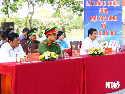 Mít tinh hưởng ứng Tháng hành động phòng chống ma túy và Ngày toàn