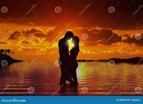 Couple At Beach Under Sunset Stock Illustration Illustration Of Beach