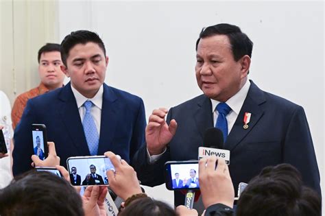 [FOTO] Presiden Prabowo Tanggapi Pengunduran Diri Gus Miftah dari Jabatan Utusan Khusus Presiden