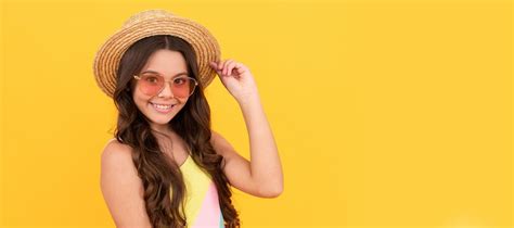 Premium Photo Happy Teen Girl In Summer Straw Hat And Glasses Has