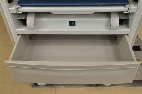 Used Brewer Company 6501 Access High Low Exam Table Wfootswitch