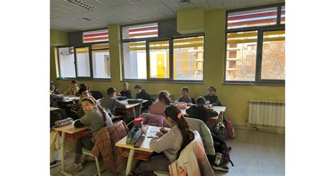 Реконструкция на сграда в ямболско училище цели разкриване на нови 110 места за ученици