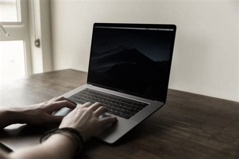 Keuntungan Sewa Laptop Untuk Perusahaan Daripada Membeli Asani