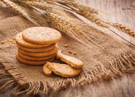 بیسکویت نادی