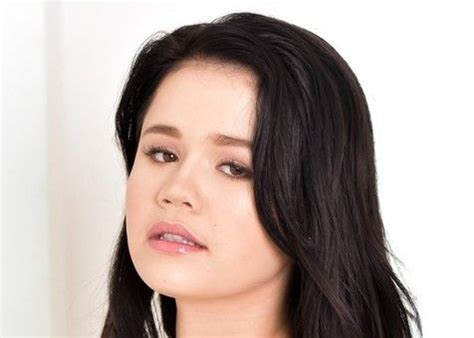 Yhivi Kim Biographywiki Age Height Career Photos And More