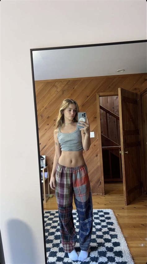 Anna Showing Off Rannabananaxdddd