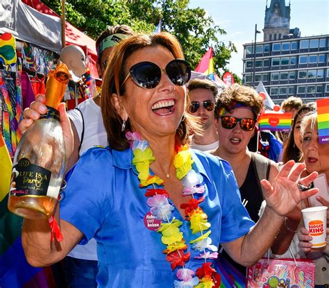 Sommerhaus Der Stars Claudia Obert Und Walentina Doronina Starten In