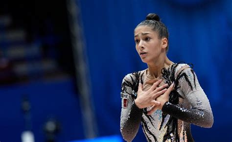 Ginnastica Ritmica Sofia Raffaeli Festeggia A Milano Vince La World
