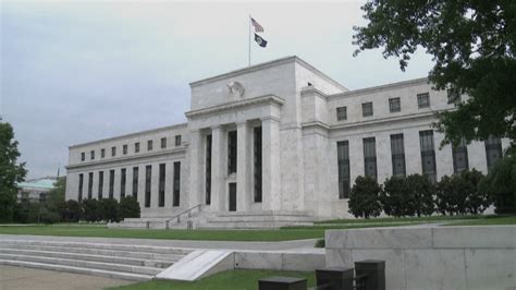 美联储：放缓加息但提高目标利率 美股应声下跌通胀显示美国