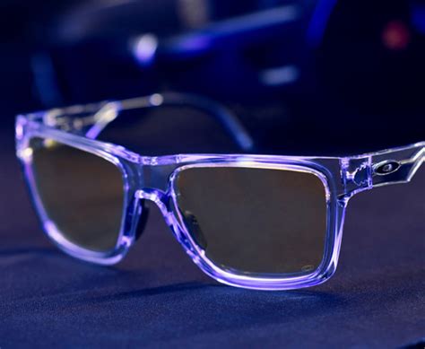 Oakley Mens And Womens Sunglasses Goggles And Apparel