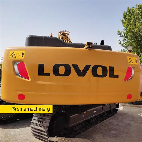 بیل مکانیکی لوول ۳۳۰ نمایشگاه سینا