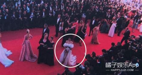 戛纳红毯再次惊现神秘中国面孔，我真的很想知道她们是谁！ 搜狐娱乐