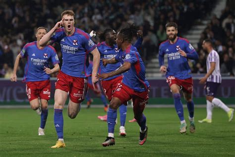 Jake Obriens Transfer To Everton Speeds Up The Evolution Of Sean Dyches Defence The Athletic