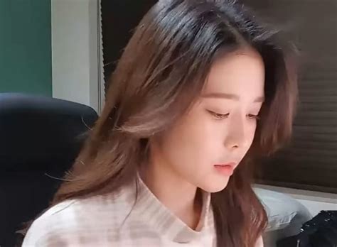 외모 공개되자마자 유튜브 떡상 중인 현직 수학 강사 정체 학력 포스트쉐어