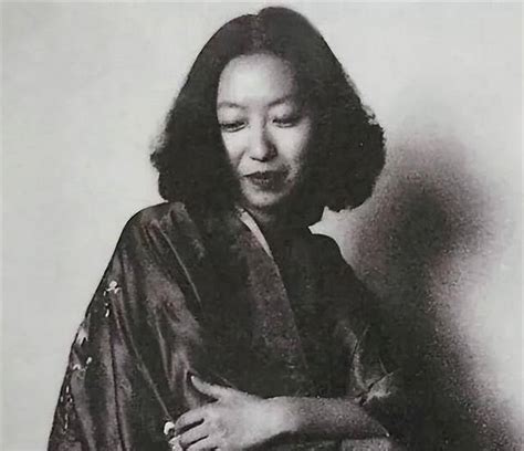 张爱玲凄惨晚年：三年搬家180次，身上爬满跳蚤，死时无衣物遮身生活赖雅世界