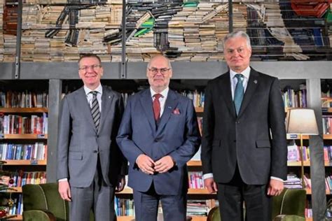 Президенти балтійських країн закликали ЄС почати переговори про вступ України Sd Ua