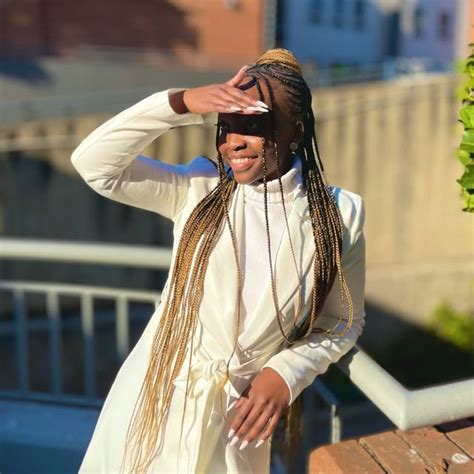 Lauren Lorah Maleka Lorah M Threads Say More