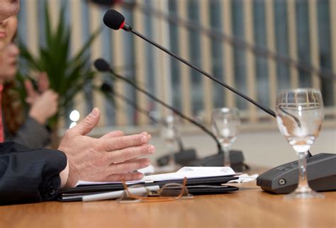 Simultaneous Conference Interpretation Verbal With An Audio Headset Japanqms