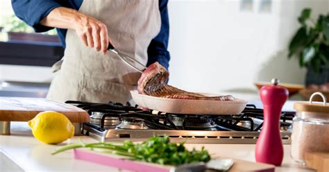 Pregnant Woman Throws Out Steak To Get Pregnancy Craving