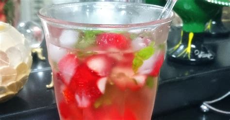 ストロベリーダイキリ＆ミント・カクテル By Lalahappy1 【クックパッド】 簡単おいしいみんなのレシピが367万品