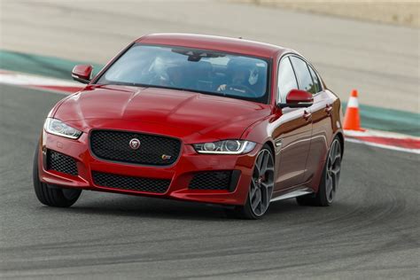 Jaguar Land Rover雙品牌再攀65成長高峰，限定車款正16年式贈5年5萬公里保養方案 Carstuff 人車事