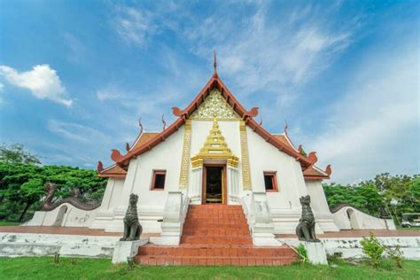 Monk On The Run Police Seek Abbot Over Sex Offences Theft Thaiger