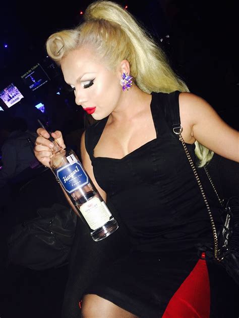 Pictures Of Female Impersonator Farrah Moan Story Of Crossdressing