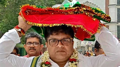 Bjp ने बंगाल की इस सीट से पूर्व Ips अफसर देबाशीष को दिया था टिकट अब