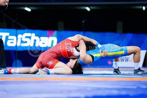 Чөлөөт бөхийн залуучуудын дэлхийн аваргад Япончууд тэргүүллээ